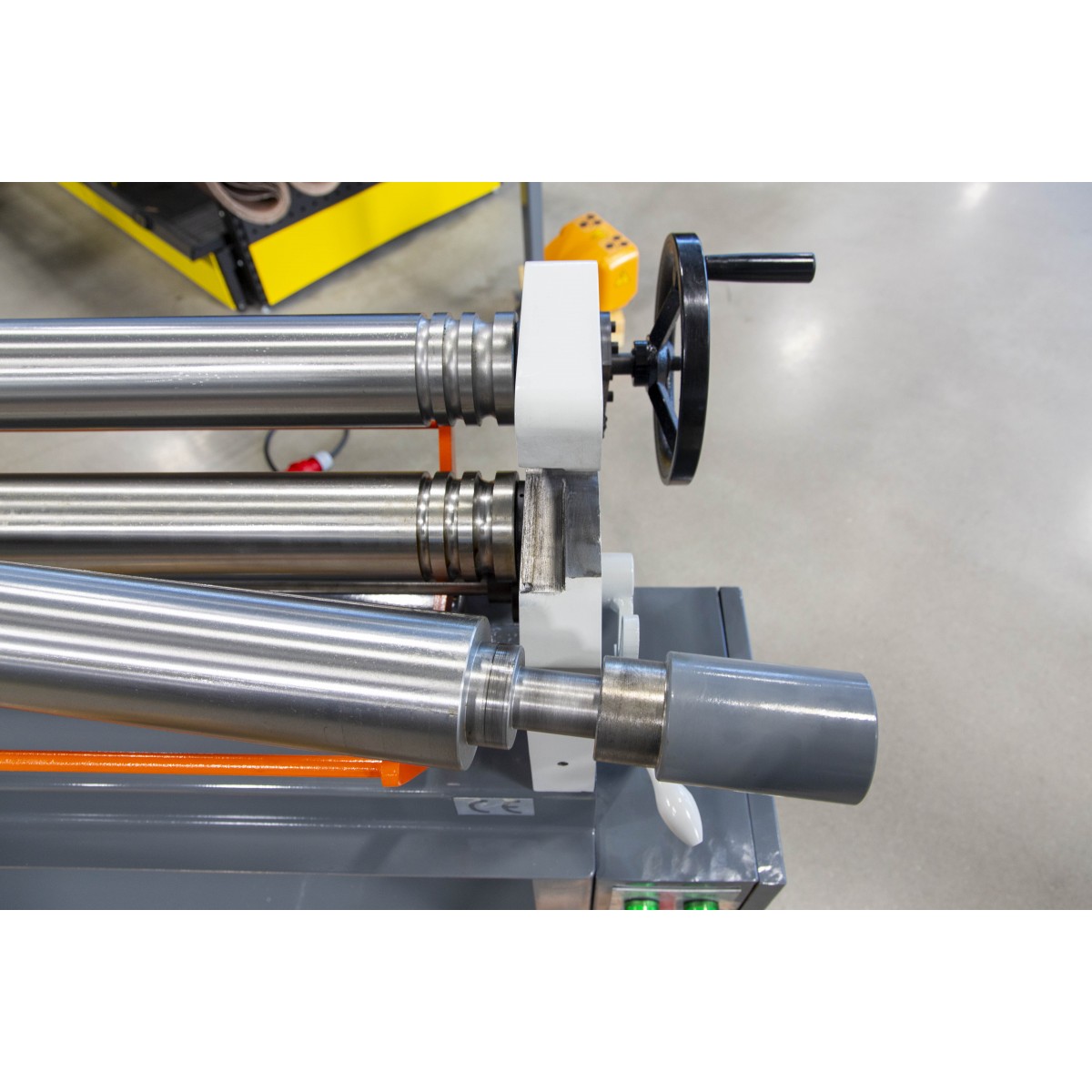 NOVA E1300 x 1.5 Electric Slip Roll