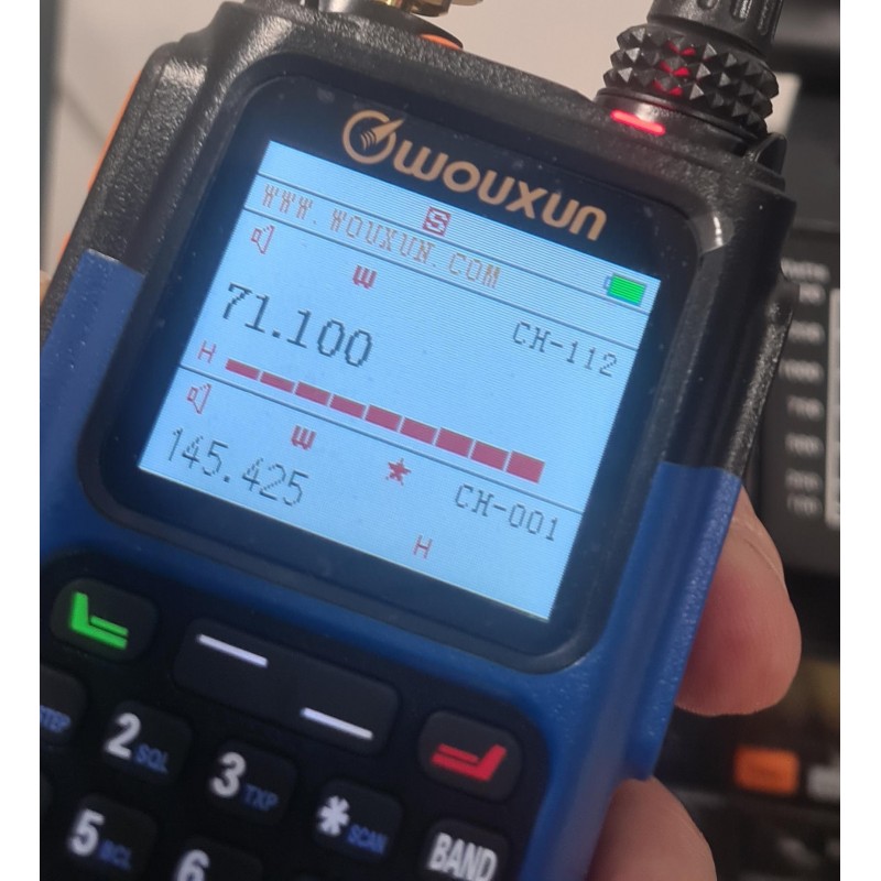Wouxun KG-Q336 Plus TriBand, käsiraadio 3000 mAh akuga